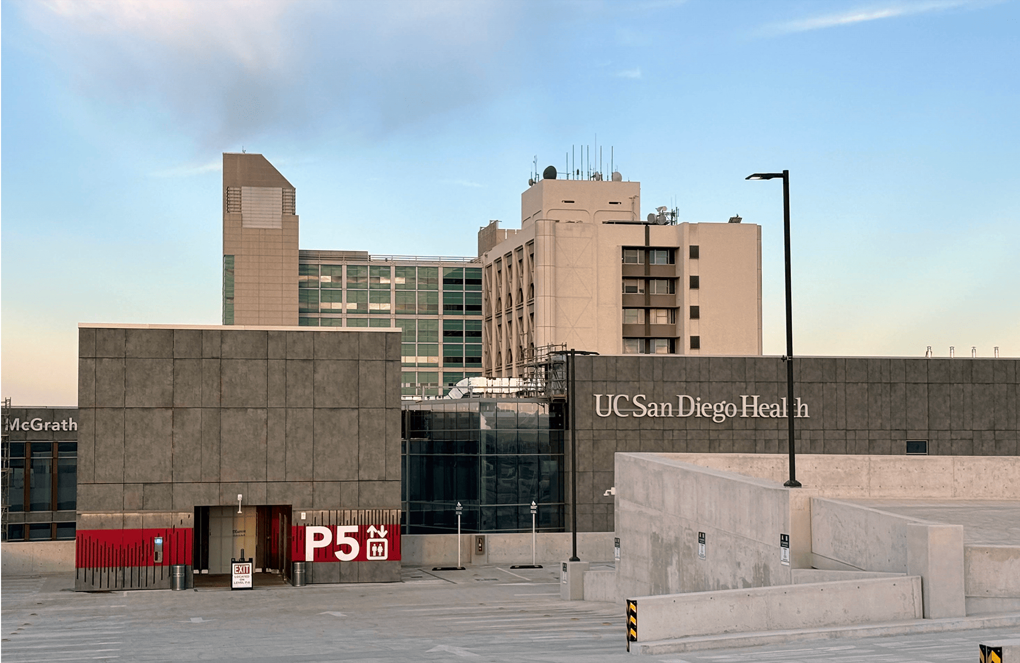 Ascensores del aparcamiento del campus Hillcrest de la UCSD